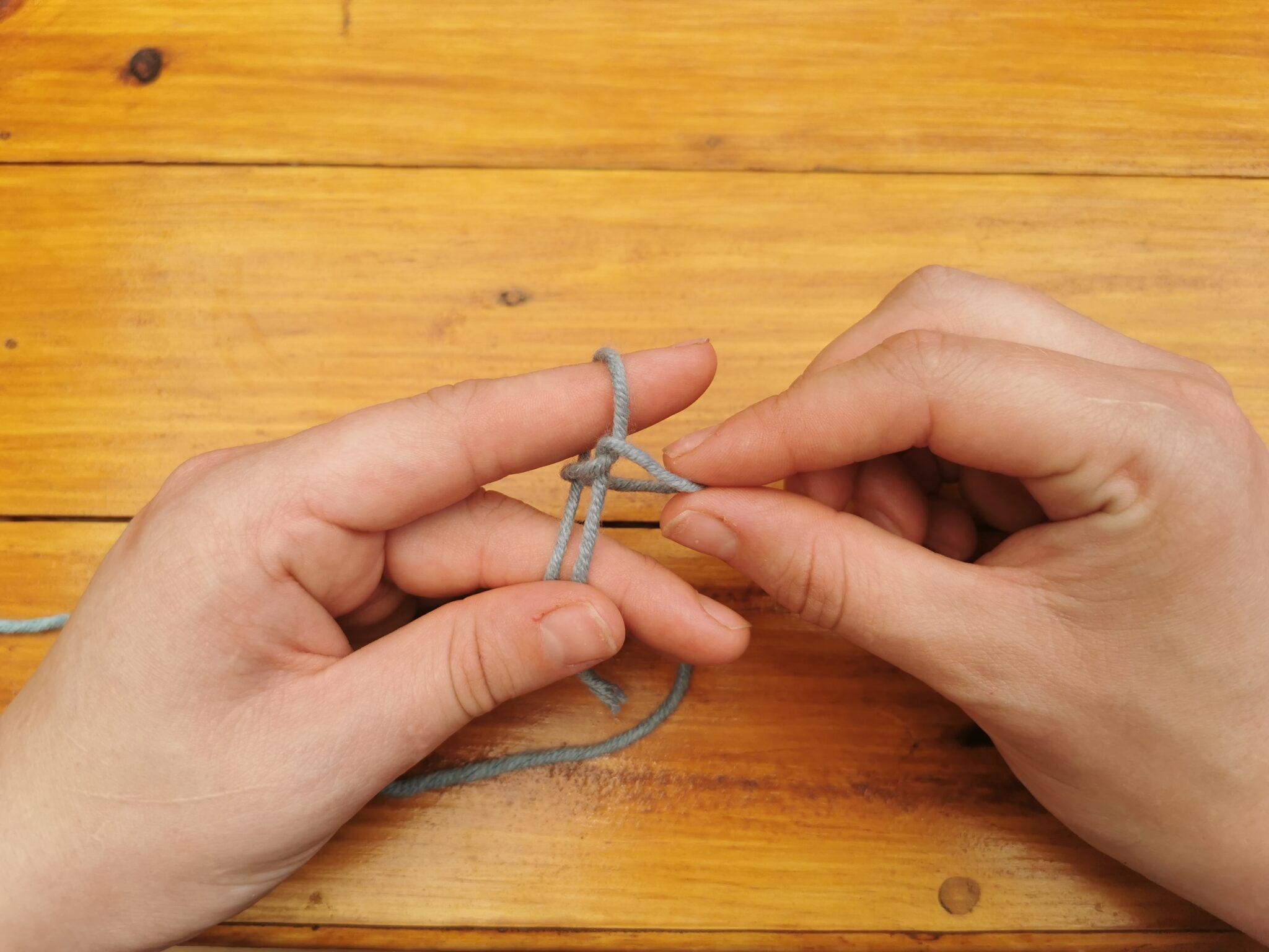 How to crochet: For Absolute beginners · Hopelessly Devoted Crochet